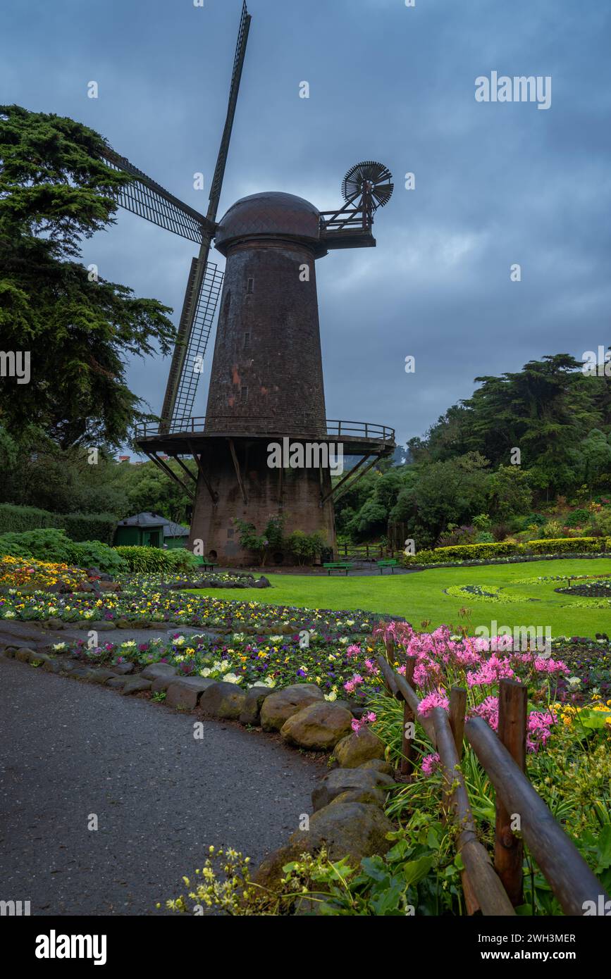 Old mindmill hi-res stock photography and images - Alamy