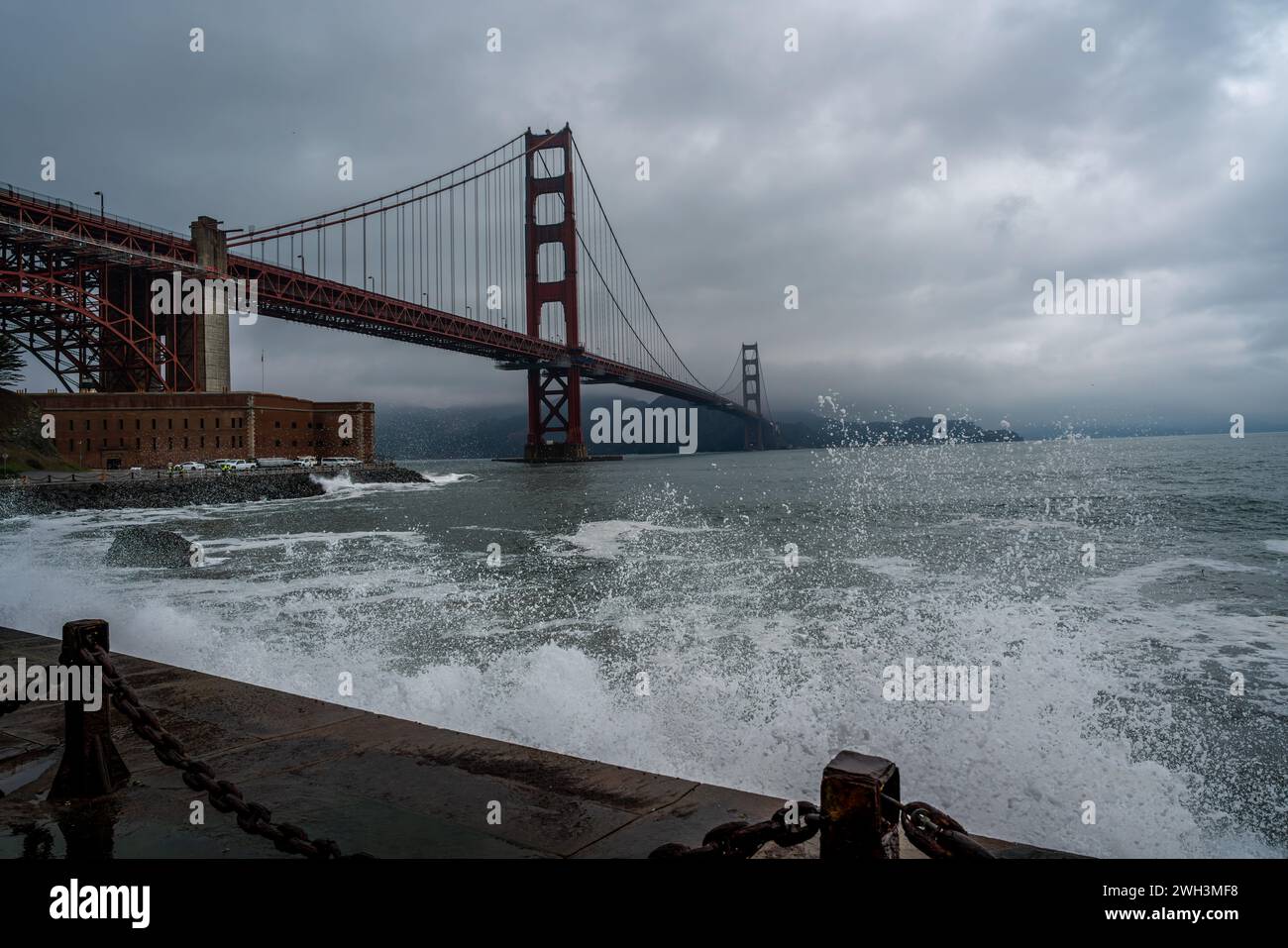 Cloudy golden gate bridge landscape hi-res stock photography and images ...