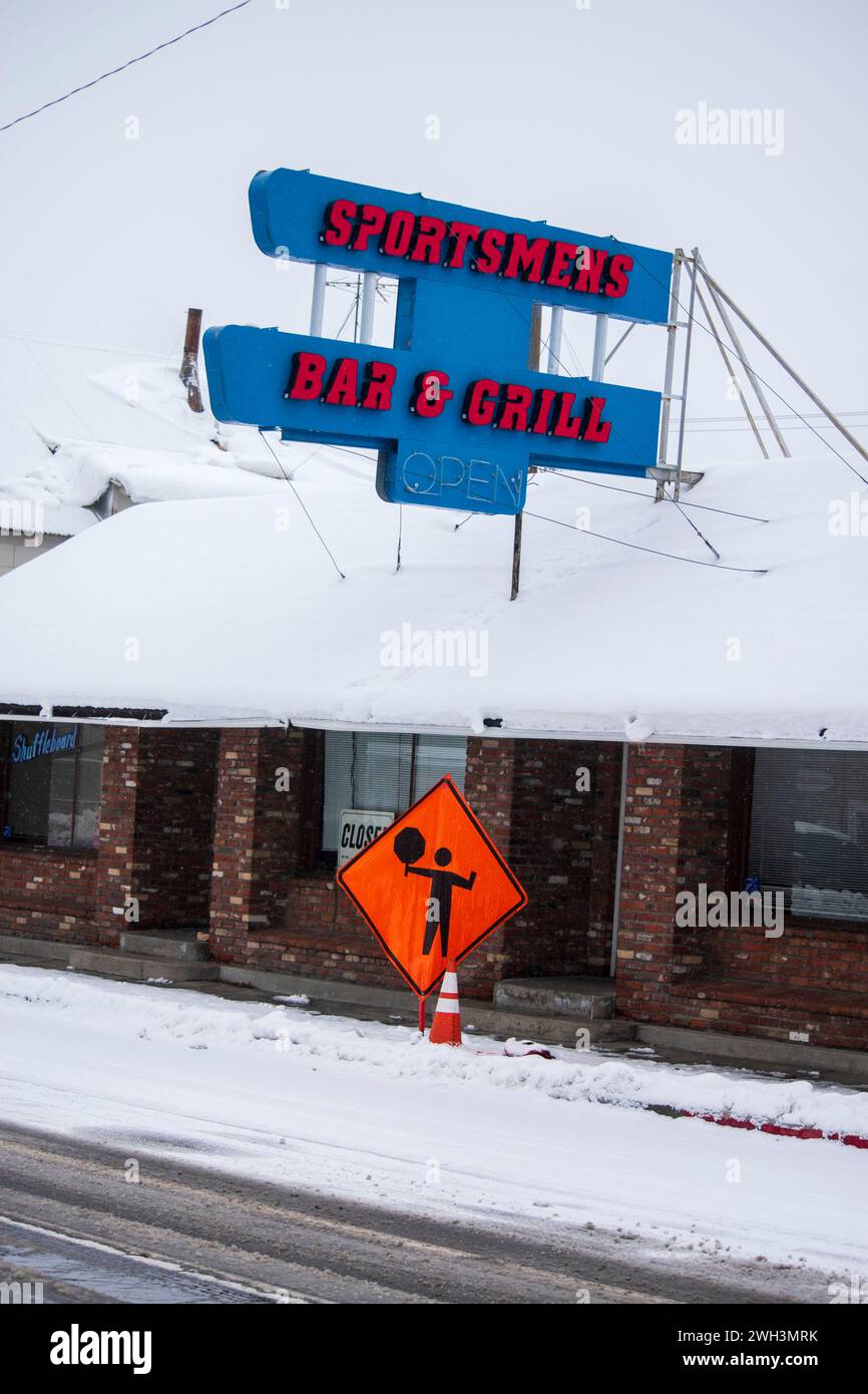 Caltrans sets up chain control checkpoints on U.S. 395 like this one in ...
