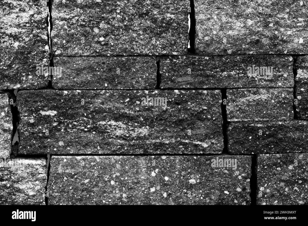 Stone wall placed square hi-res stock photography and images - Alamy