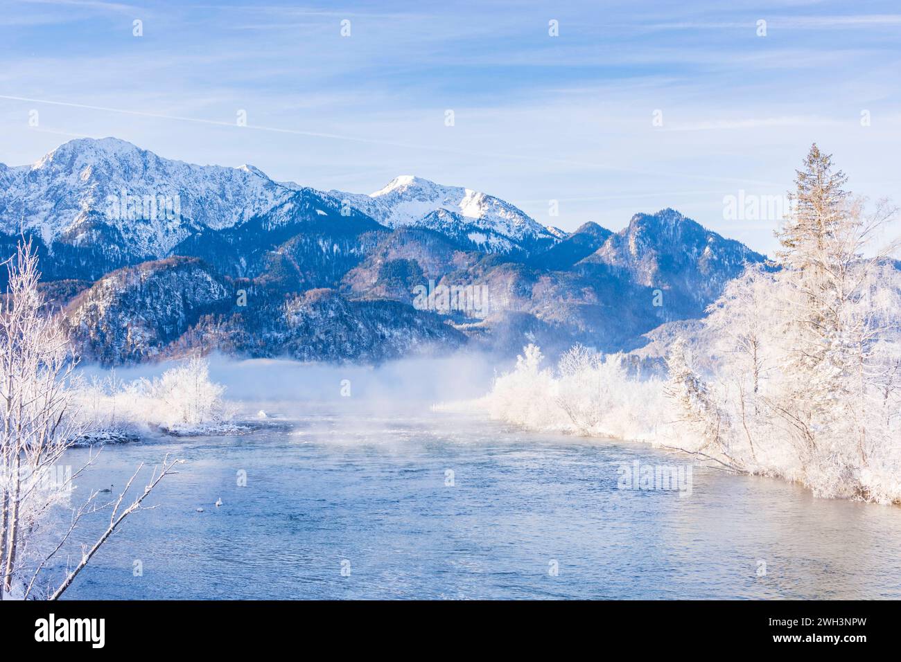 outflow of river Loisach from lake Kochelsee, snow, hoarfrost Kochel am ...