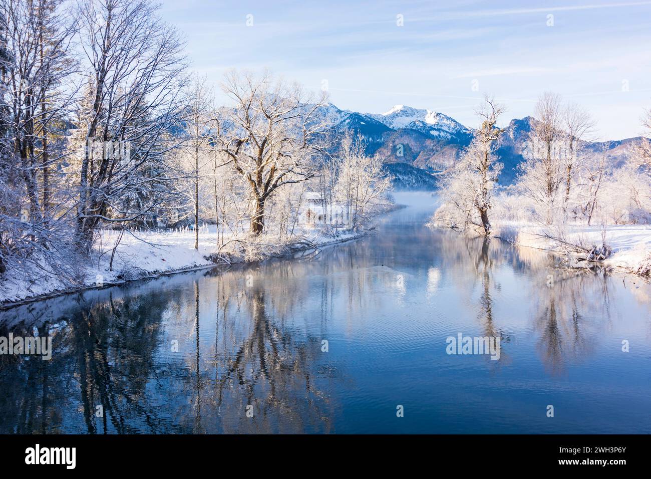 outflow of river Loisach from lake Kochelsee, snow, hoarfrost Kochel am See Oberbayern, Tölzer ...