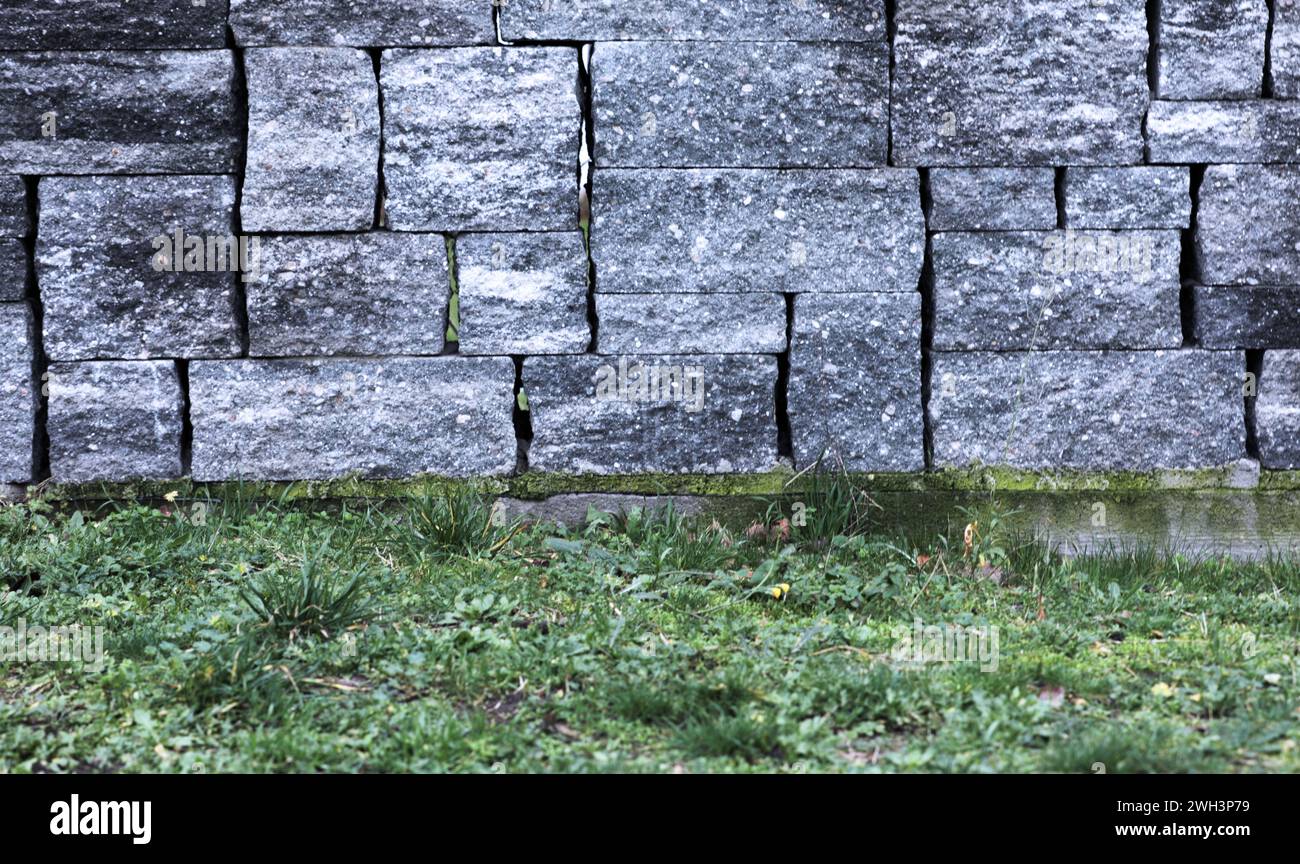 Stone wall placed square hi-res stock photography and images - Alamy