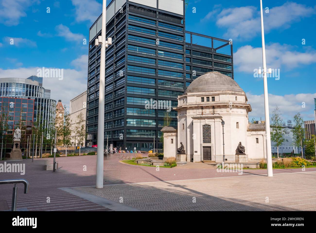 Birmingham, UK Where Classical Architecture and Modern Design Merge ...