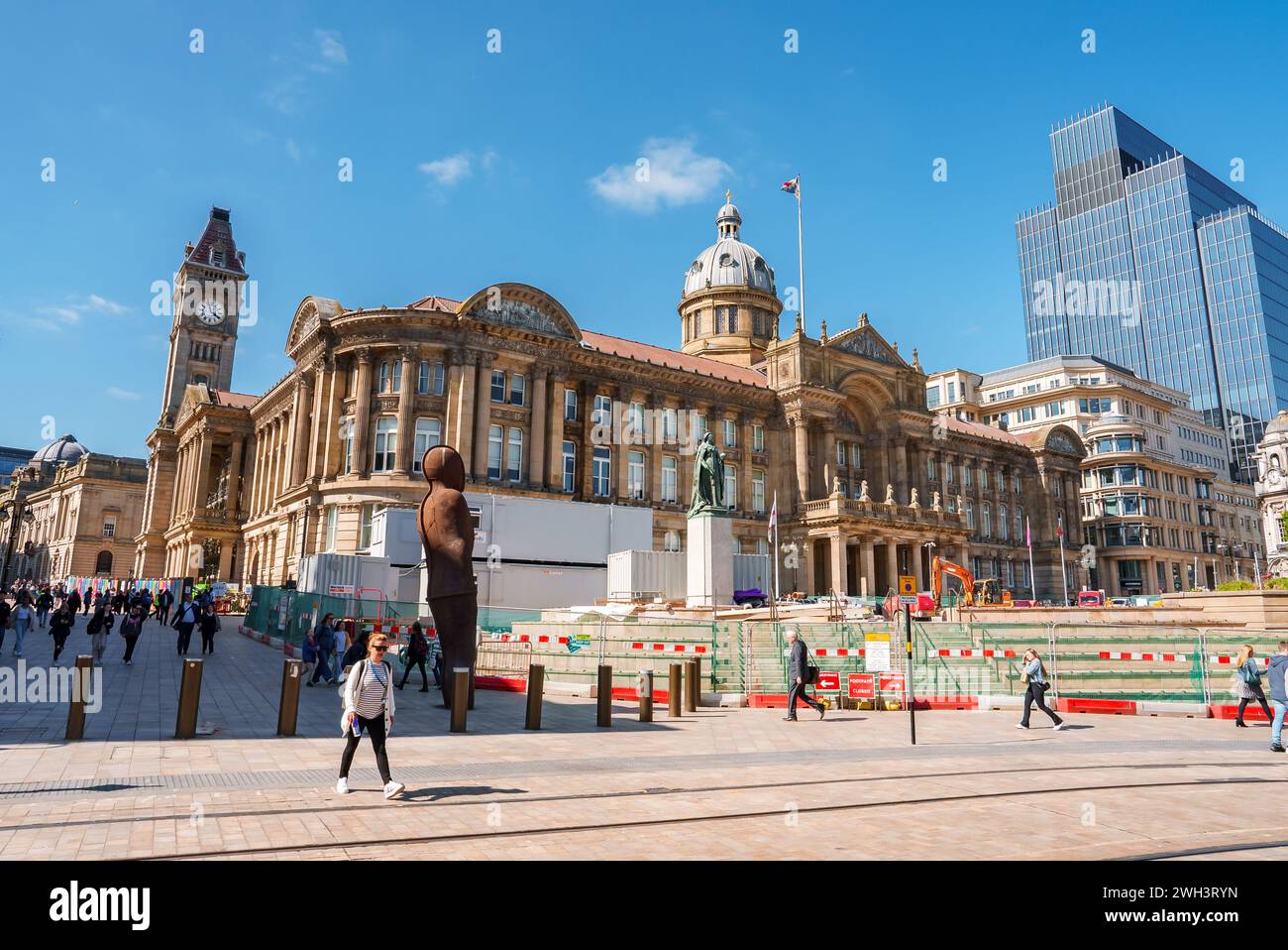 Historic and Modern Architectural Styles Blend in Birmingham, UK's ...