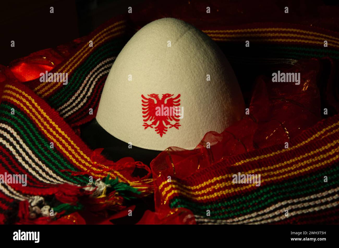 Albanian traditional clothing hi-res stock photography and images - Alamy