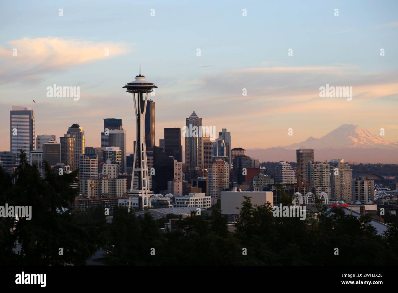 Seattle urban landscape hi-res stock photography and images - Alamy