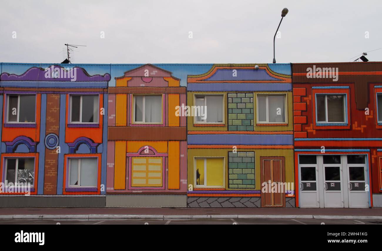 Colored building facades hi-res stock photography and images - Alamy