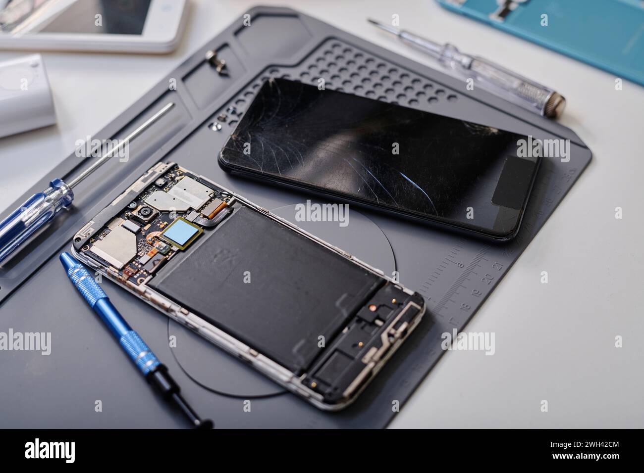 Malfunctioning circuit hi-res stock photography and images - Alamy