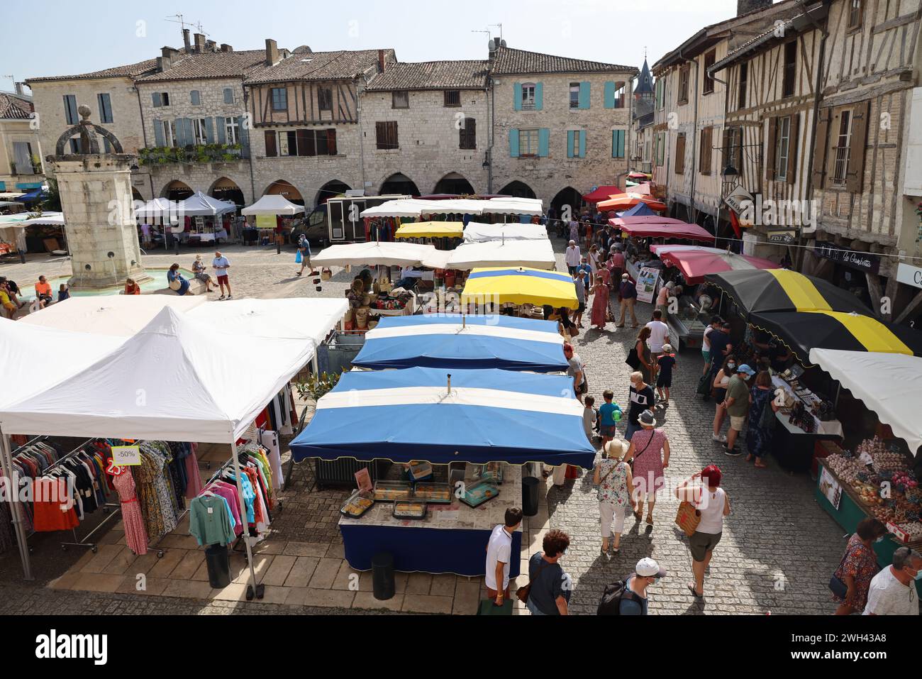 Sales and purchase agreement hi-res stock photography and images - Alamy