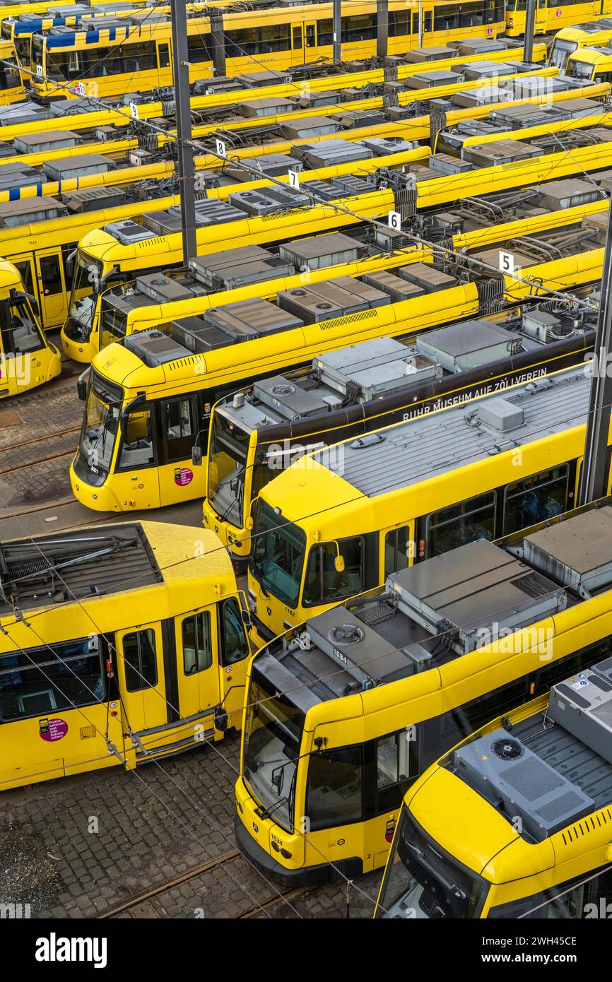 Warning strikes in local public transport, Ruhrbahn streetcars at the ...