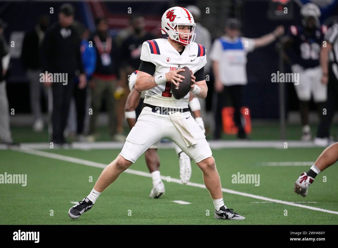 East's Austin Reed, of Western Kentucky, drops back to pass during the ...