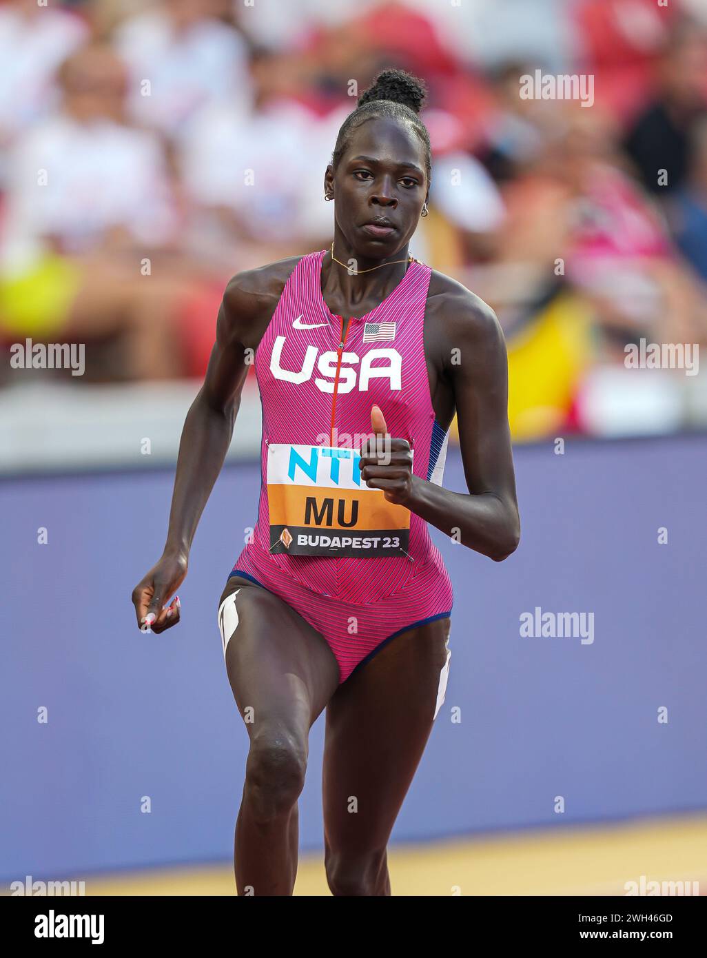 Athing MU participating in the 800 meters at the World Athletics ...