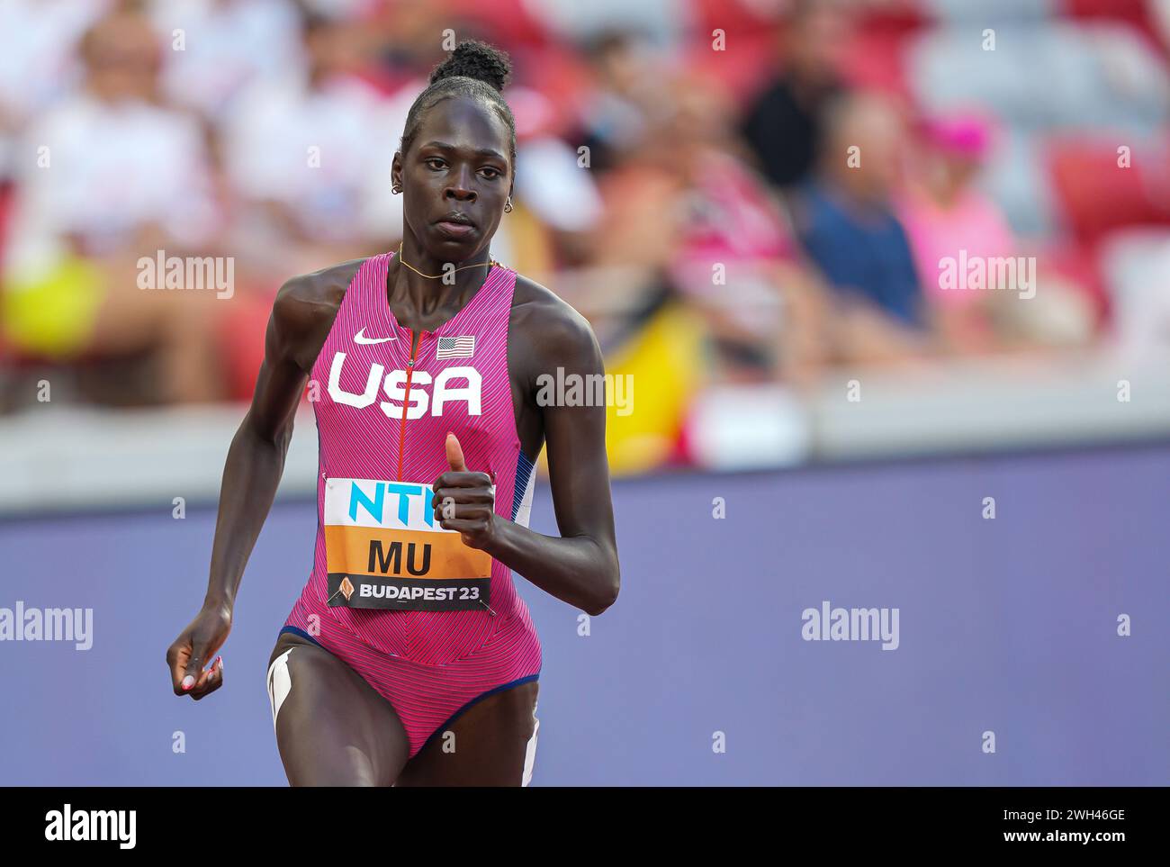 Athing MU participating in the 800 meters at the World Athletics ...