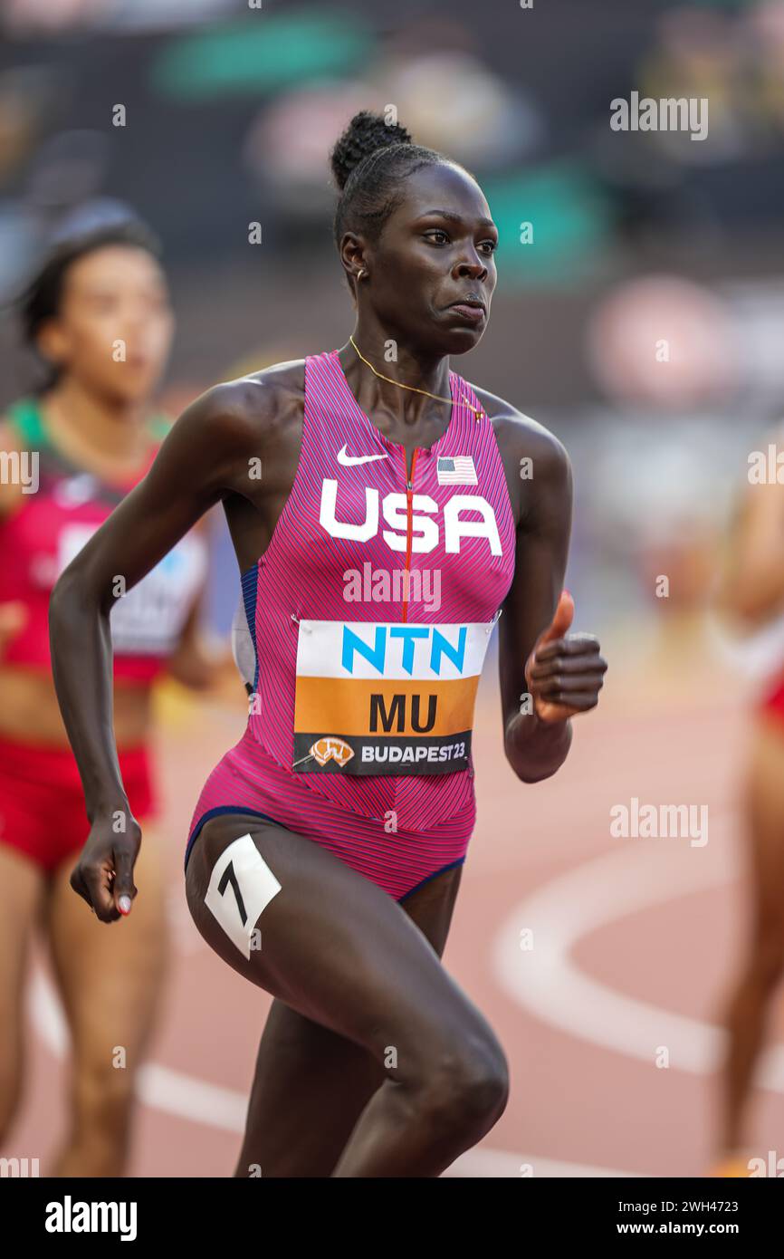 Athing MU participating in the 800 meters at the World Athletics ...