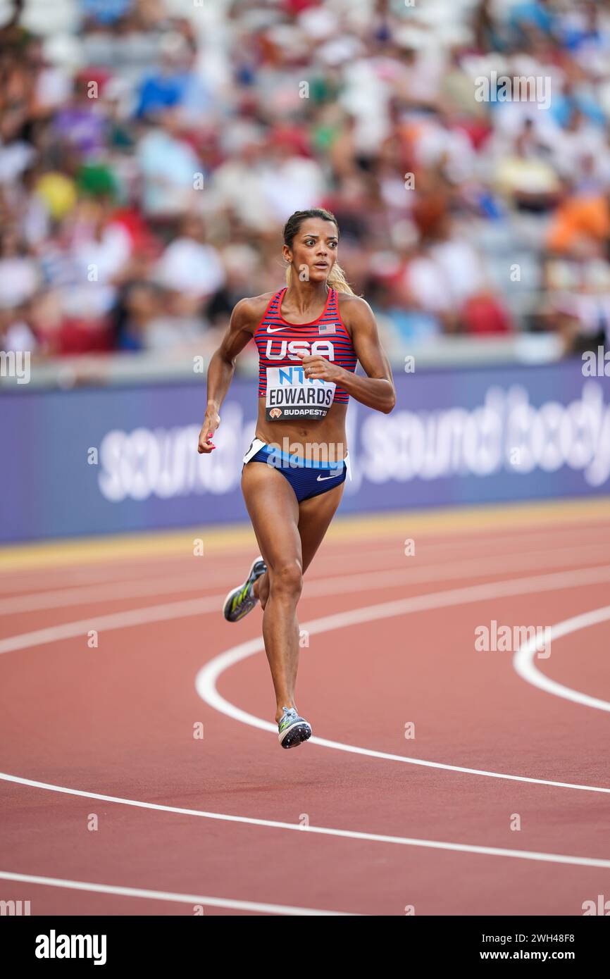 Kaela EDWARDS participating in the 800 meters at the World Athletics ...