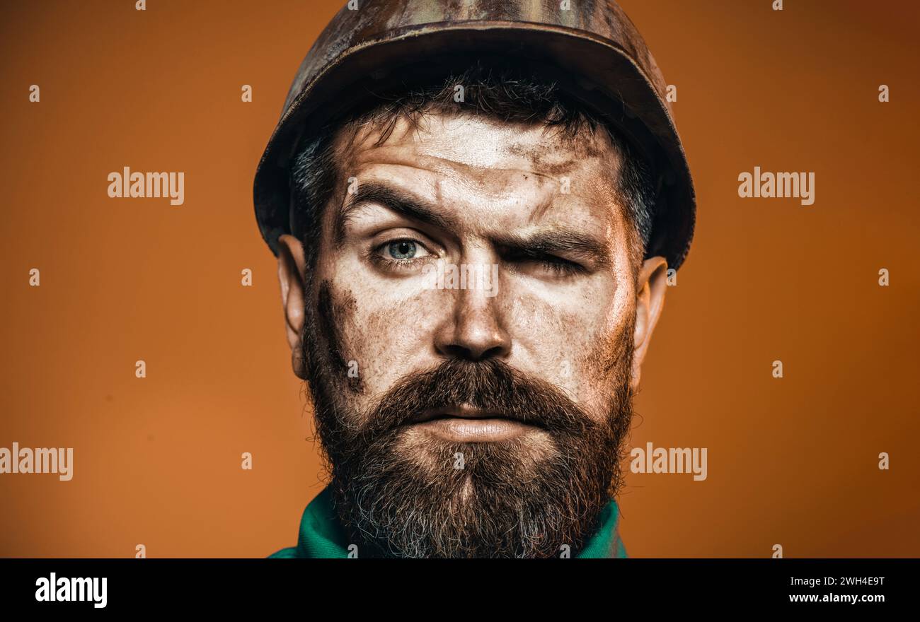Dirty construction worker hi-res stock photography and images - Alamy