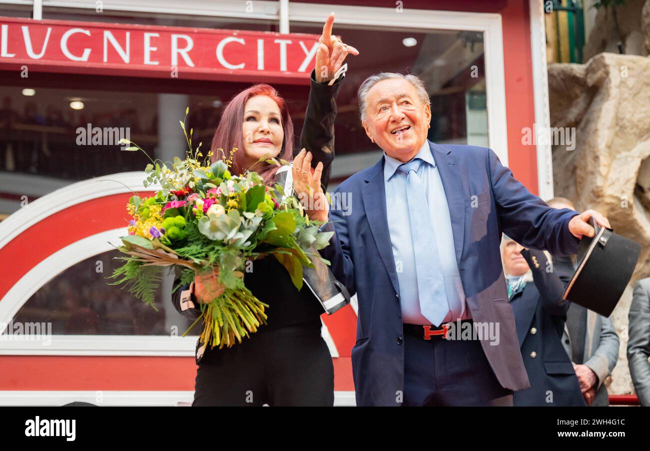 20240207 Pressekonferenz und Autogrammstunde mit Priscilla Presley und ...