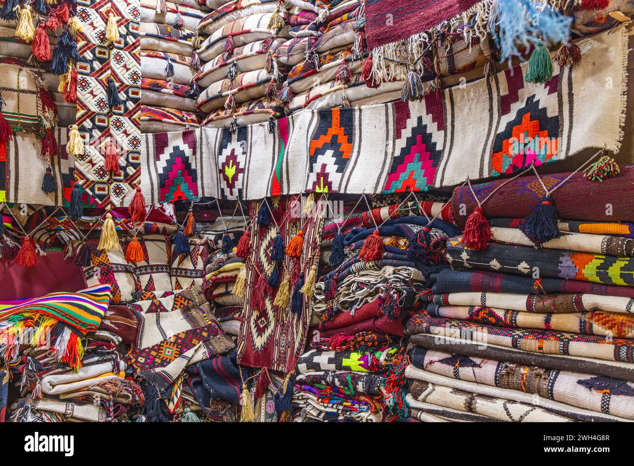Riyadh souq hi-res stock photography and images - Alamy