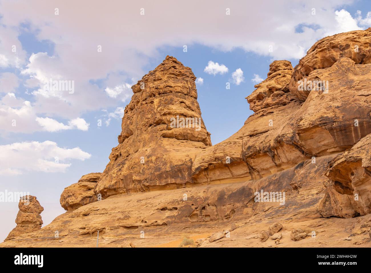 Blue jubbah hi-res stock photography and images - Alamy