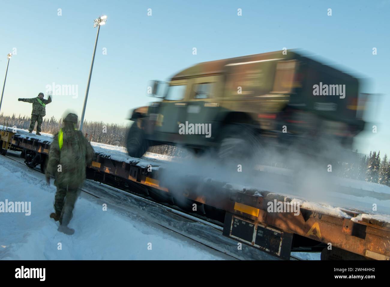 U.S. Army Soldiers assigned to the 17th Combat Support Sustainment ...