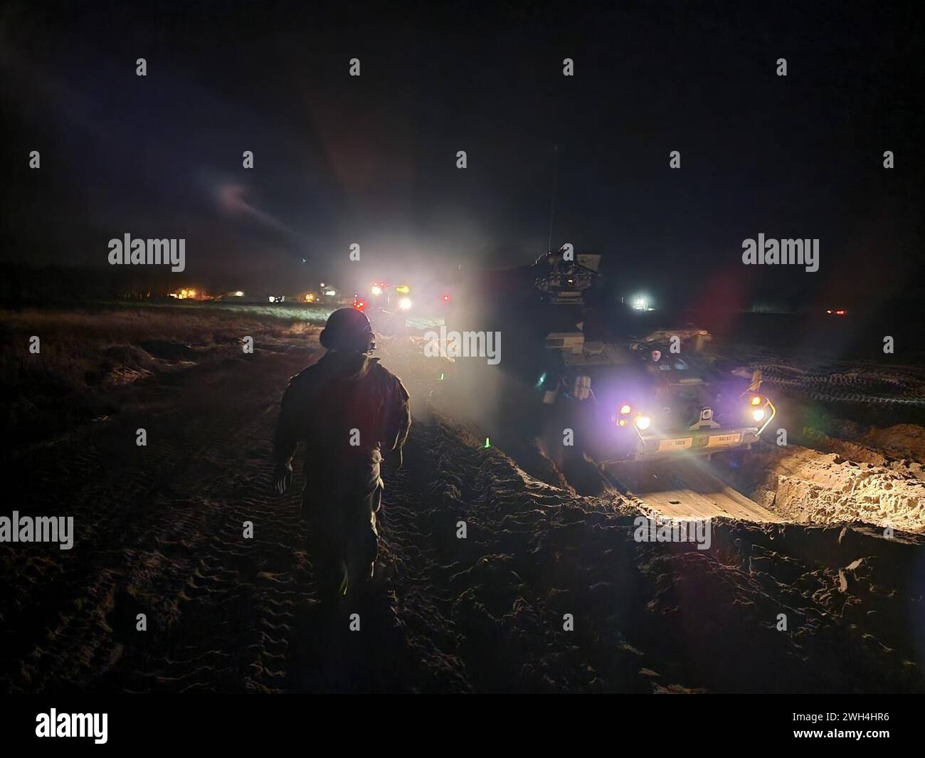 U.S. Army Soldiers assigned to the 98th Support Maintenance Company ...