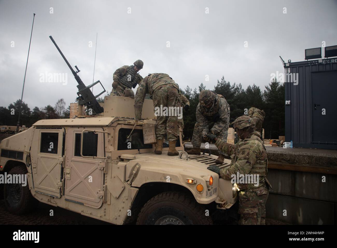 U.S. Army Soldiers assigned to the 3rd Division Sustainment Brigade's ...