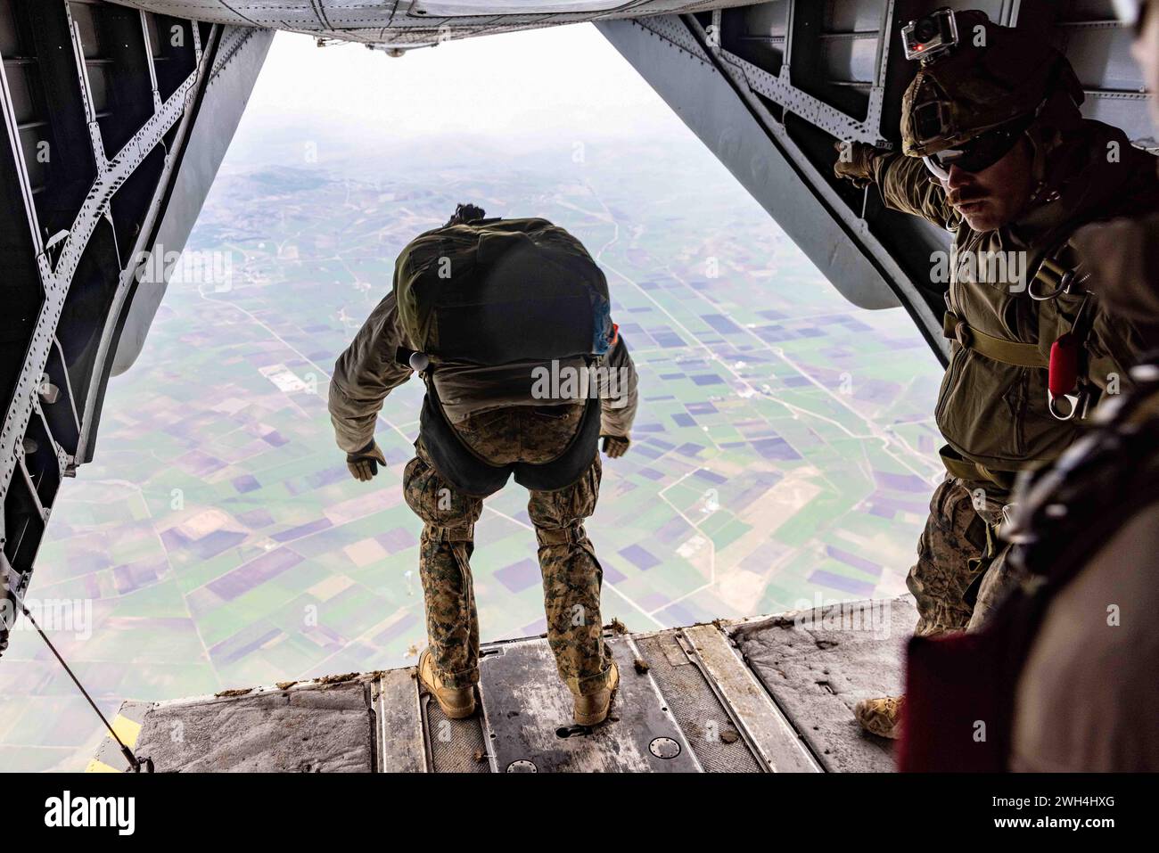 U.S. Marines assigned to 26th Marine Expeditionary Unit (Special ...