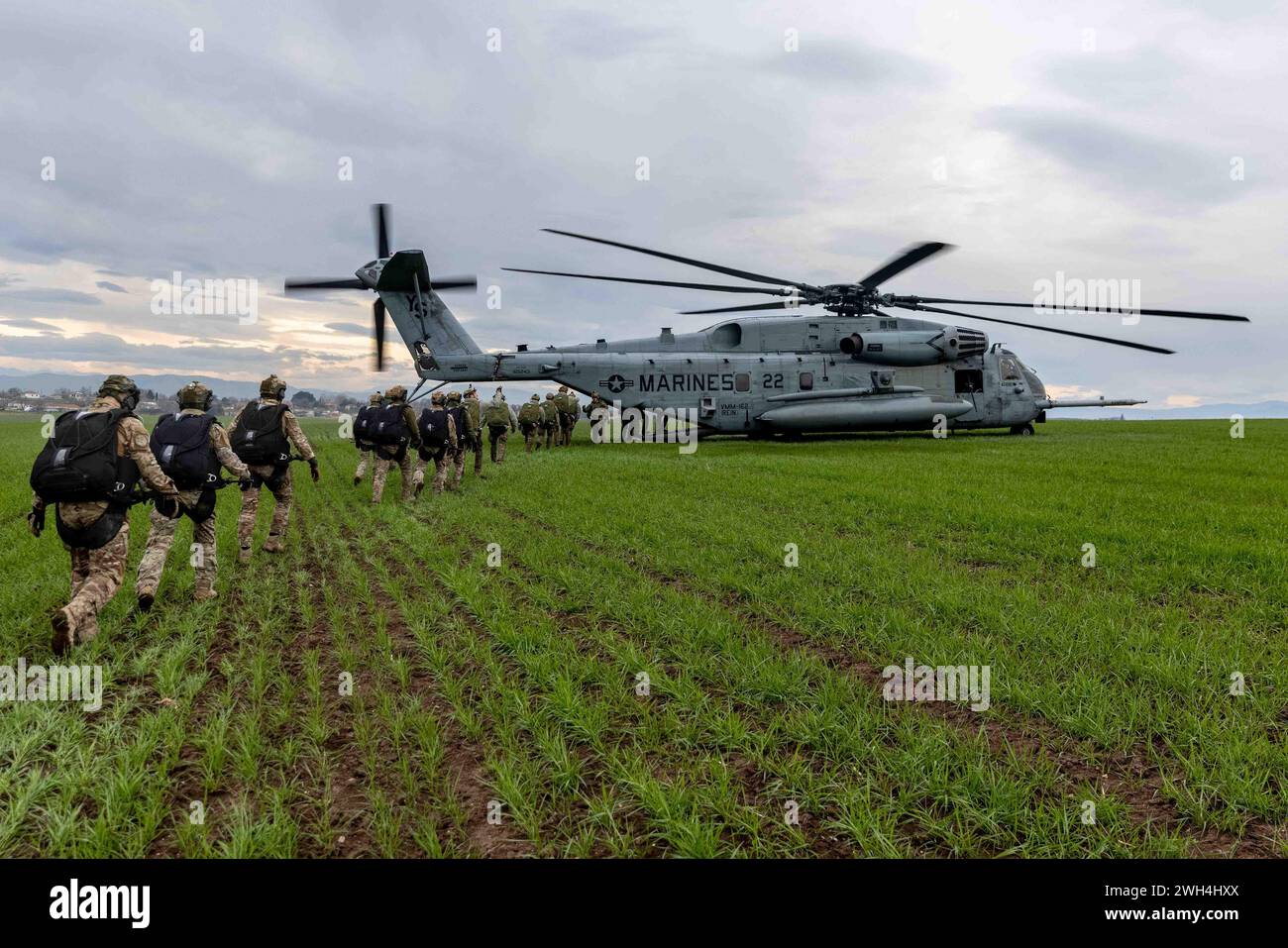U.S. Marines assigned to 26th Marine Expeditionary Unit (Special ...