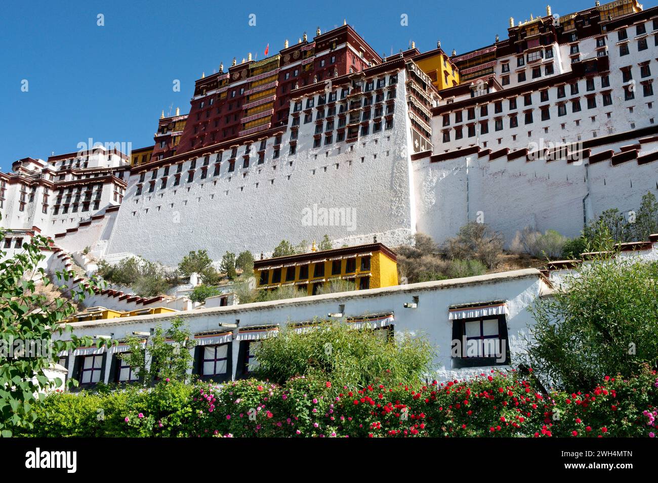 Once home to the Dalai Lama, Potala Palace was designated a UNESCO ...