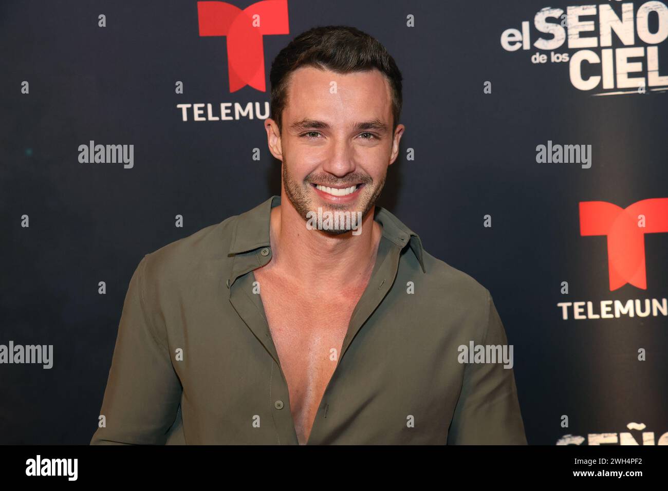 MEXICO CITY, MEXICO - FEBRUARY 01: Members of the cast pose for a photo ...