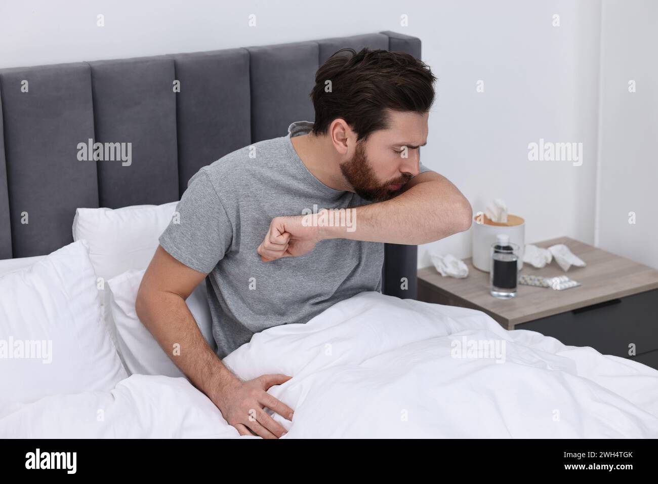 Sick male coughing symptoms bronchitis hi-res stock photography and ...