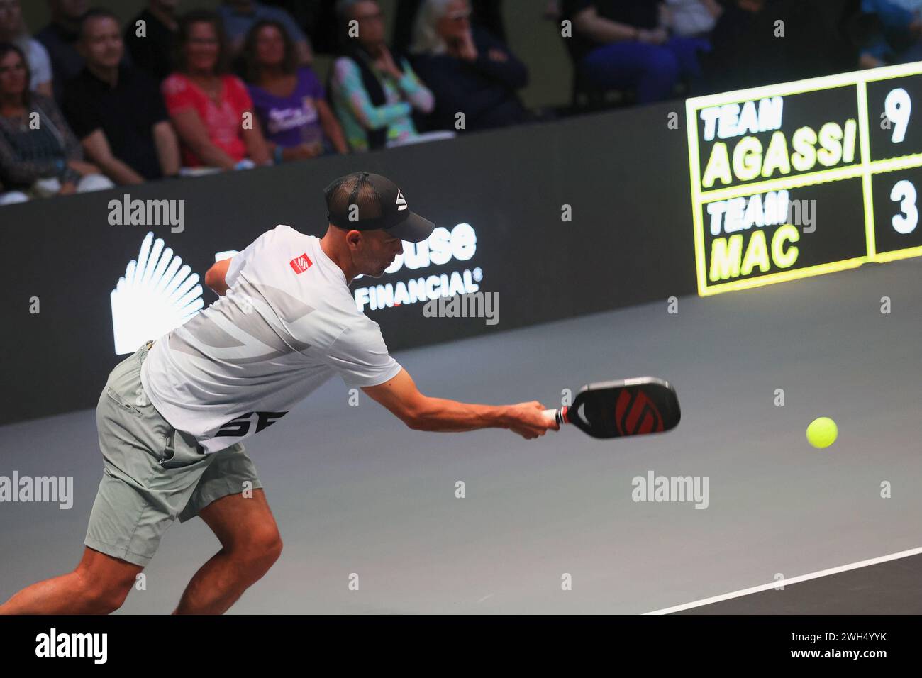 John mcenroe forehand hi-res stock photography and images - Alamy