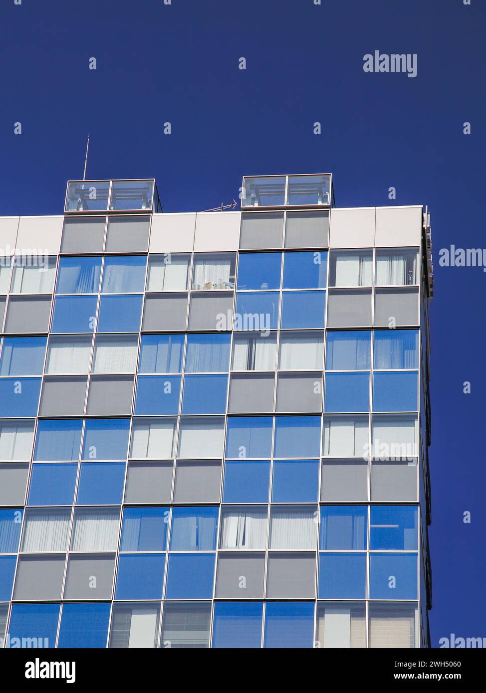 Tall building tokyo hi-res stock photography and images - Alamy