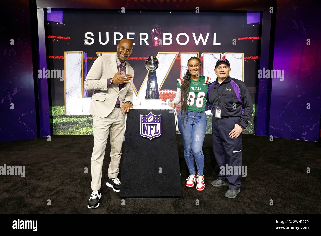 IMAGE DISTRIBUTED FOR FEDEX - NFL legend Jerry Rice, a three-time Super ...