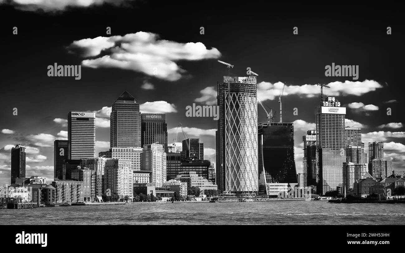 Newfoundland canary wharf Black and White Stock Photos & Images - Alamy