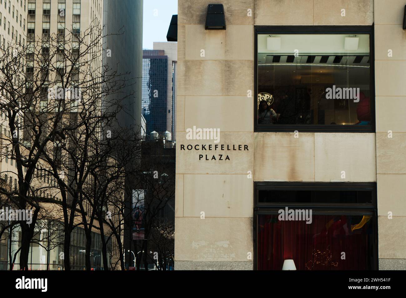 New york business center downtown hi-res stock photography and images ...