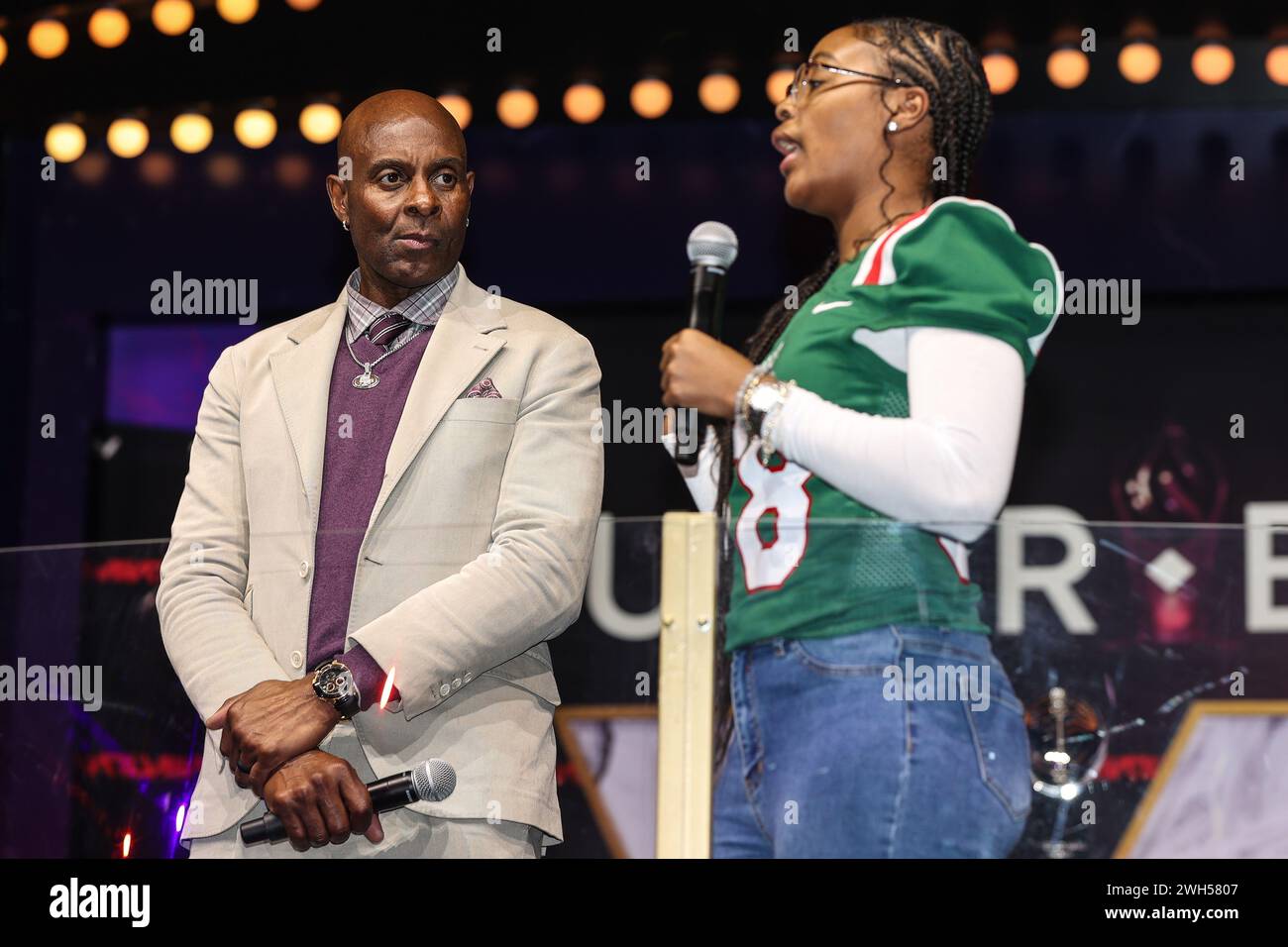 Las Vegas, NV, USA. 07th Feb, 2024. Hall of Fame member Jerry Rice (L ...