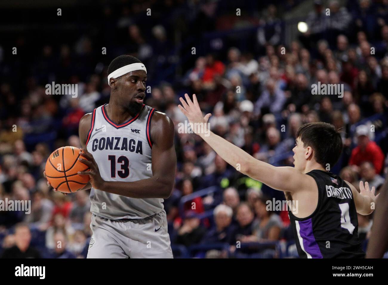 Gonzaga forward Graham Ike (13) controls the ball while pressured by ...
