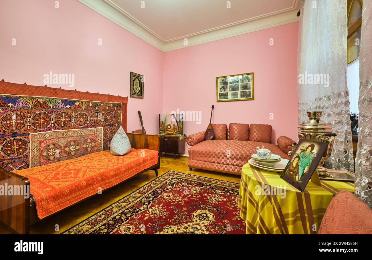 Guitar hero family hi-res stock photography and images - Alamy