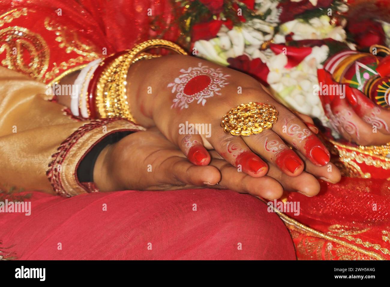 traditional indian-bengali (hindu) wedding rituals and bengali bride ...