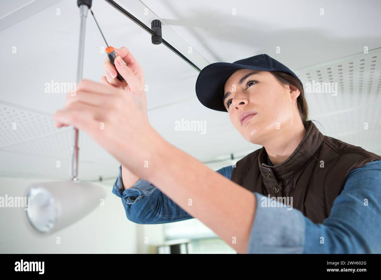 Suspended light fitting hi-res stock photography and images - Alamy