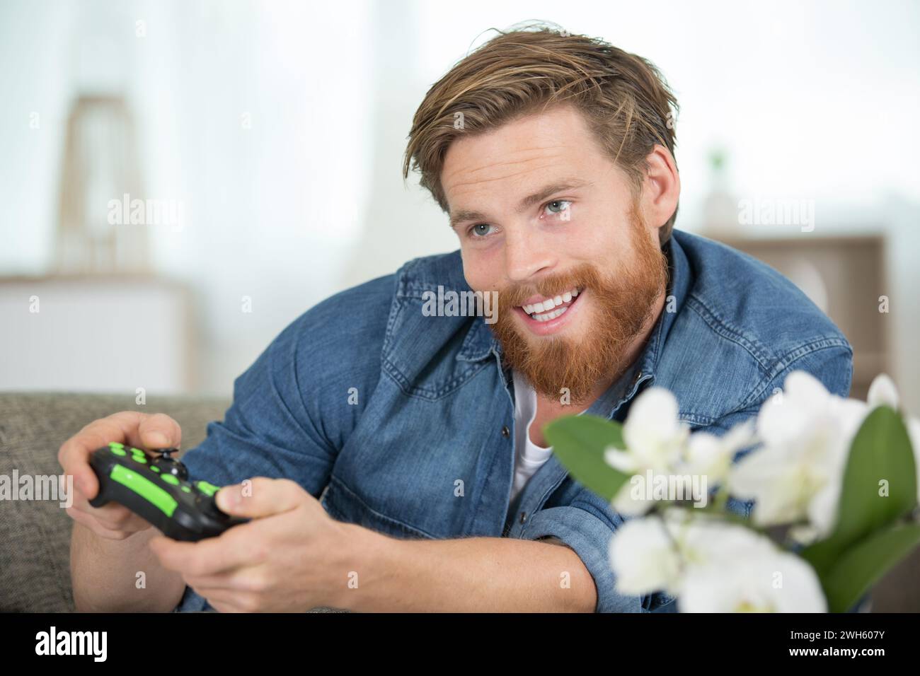 hands using video game controller Stock Photo - Alamy hands using video game controller Stock Photo - Alamy