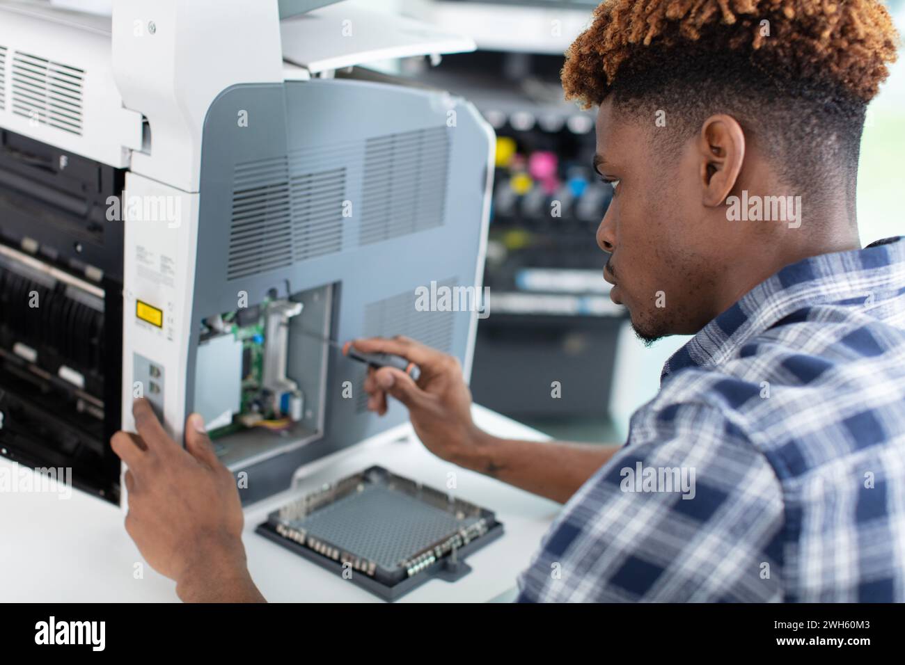 Repair printers hi-res stock photography and images - Alamy