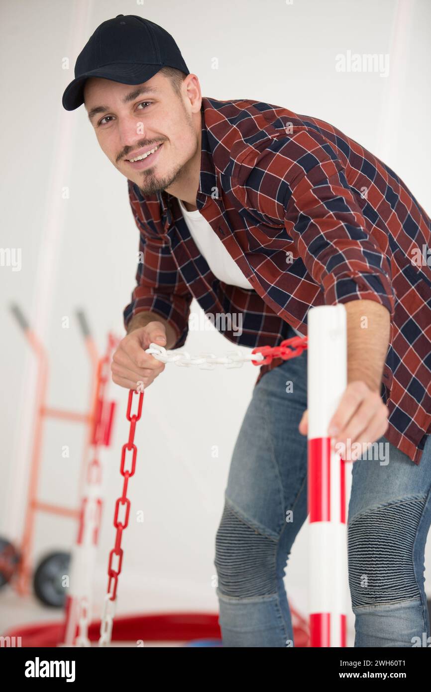 Crane chain hoist worker hi-res stock photography and images - Alamy