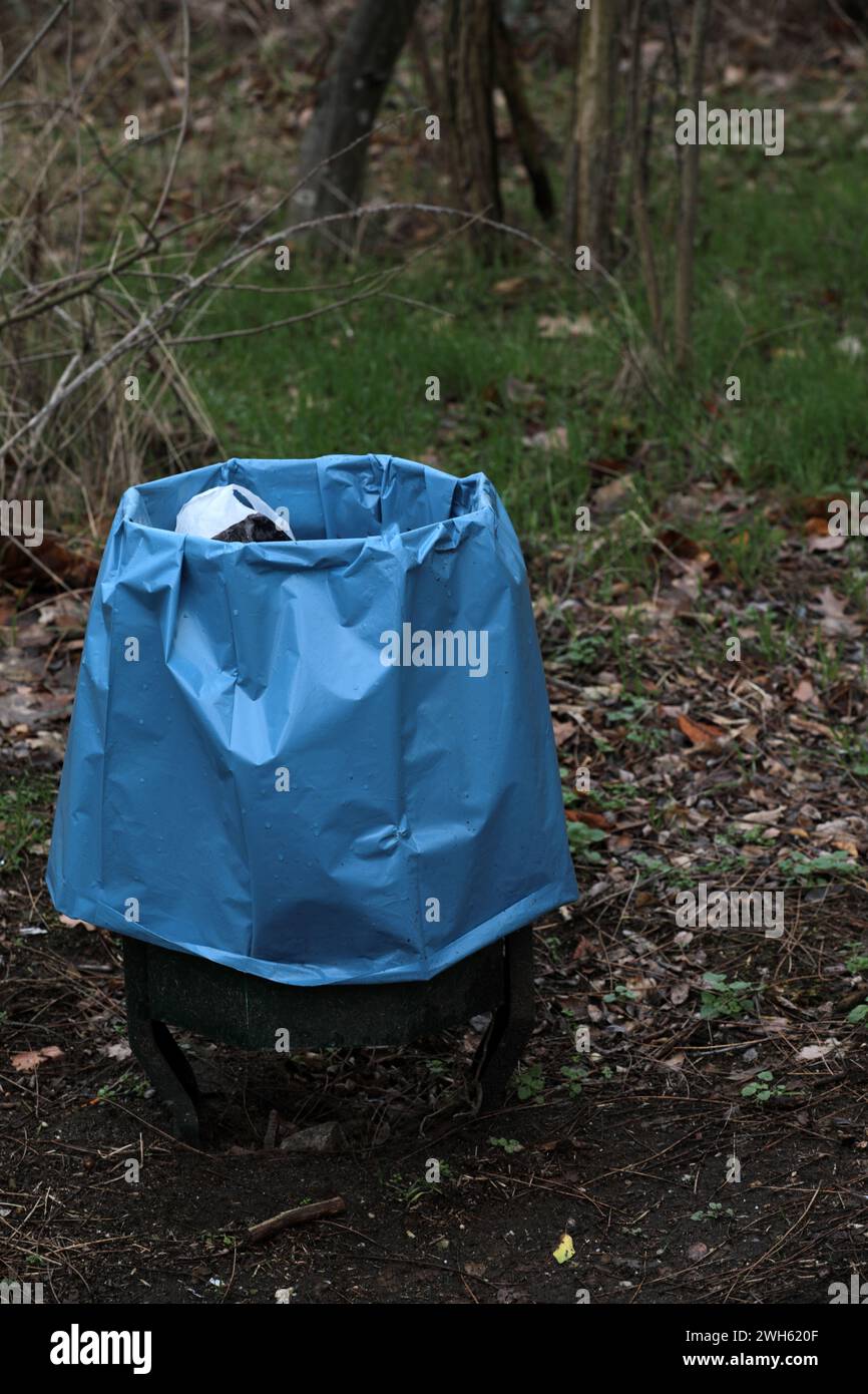 Trash can waste disposal hi-res stock photography and images - Alamy