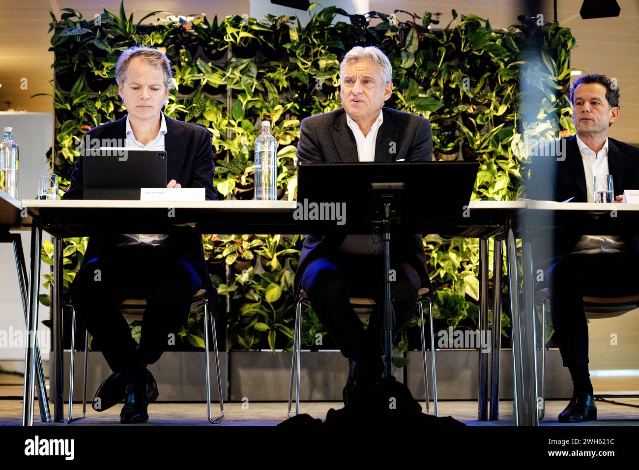 Employee interest hi-res stock photography and images - Alamy