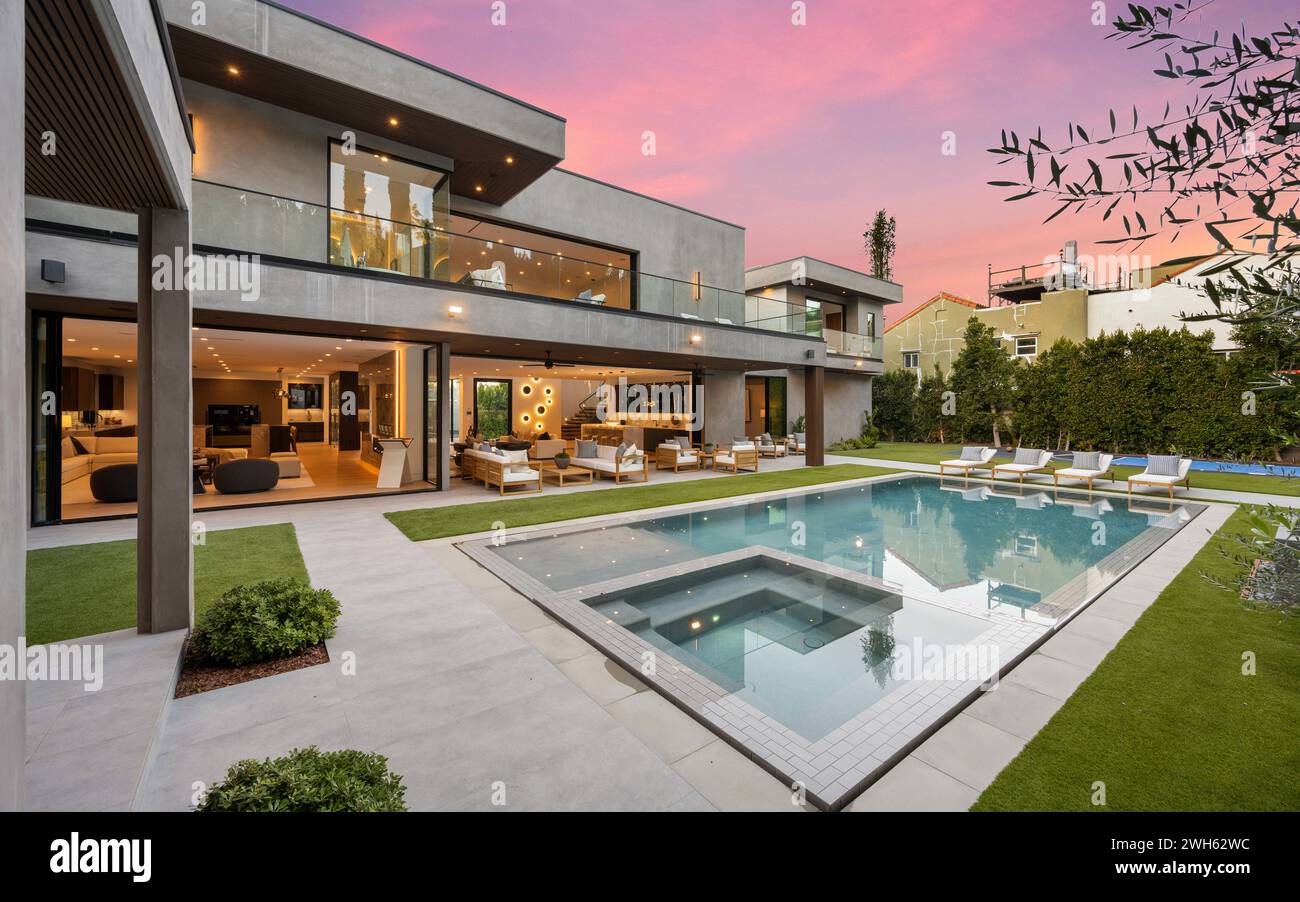 Lawn in spacious backyard hi-res stock photography and images - Alamy