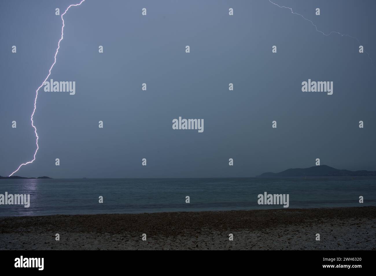Lightning clouds france hi-res stock photography and images - Alamy
