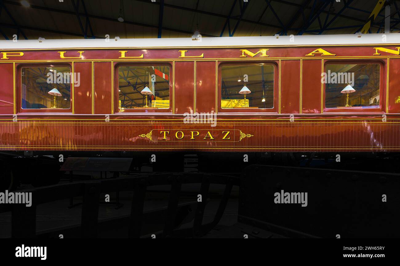 Pullman railway coach hi-res stock photography and images - Alamy